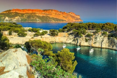 Visiter Cassis et découvrir les activités incontournables de la ville